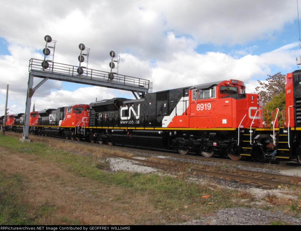 CN 8919 (SD70M-2)
